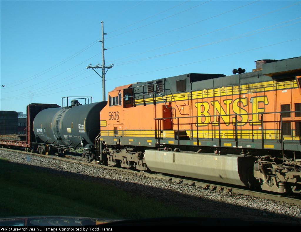 BNSF 5636